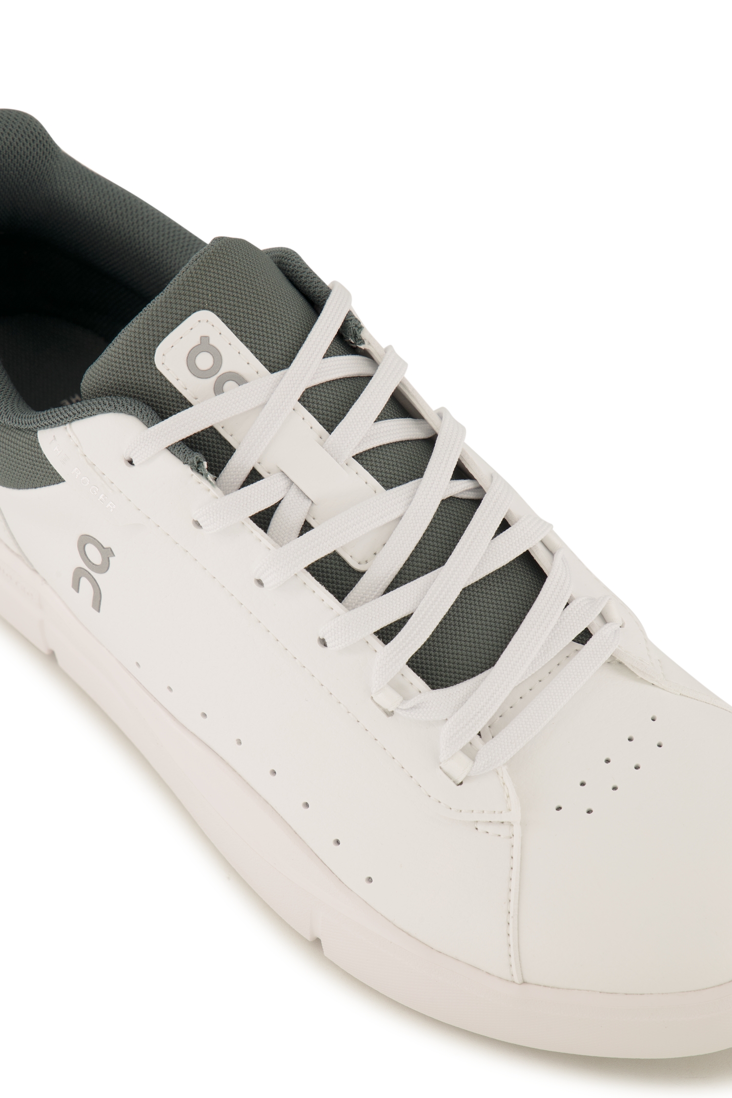 ON The Roger Advantage Herren Sneaker in weiß kaufen | ochsnersport.ch